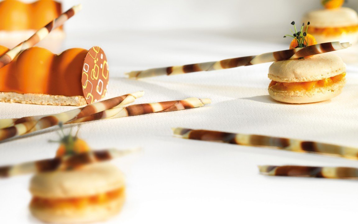 Mona Lisa - Marbled White Chocolate Pencils Extra Large - Bulk Mart ...